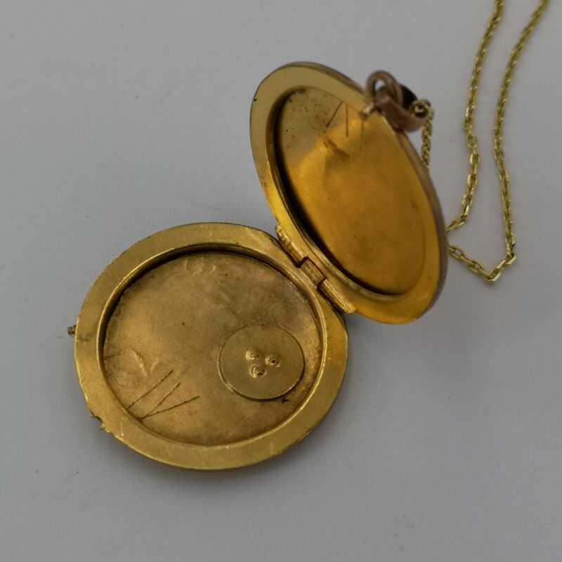 Antikes Medaillon in Gold Doublé und 333/- Kette, € 295,00